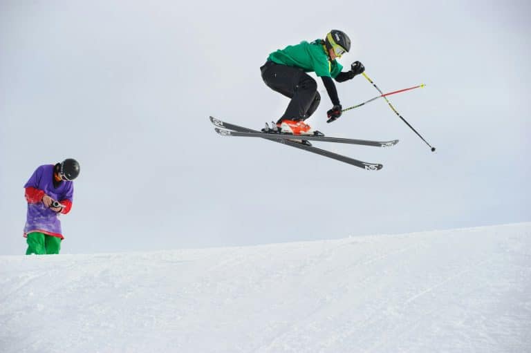 The Real Benefits of Skiing (That Go Way Beyond Fitness)